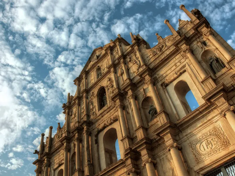 Top 5 Must-Visit Attractions in Macau for an Unforgettable Adventure