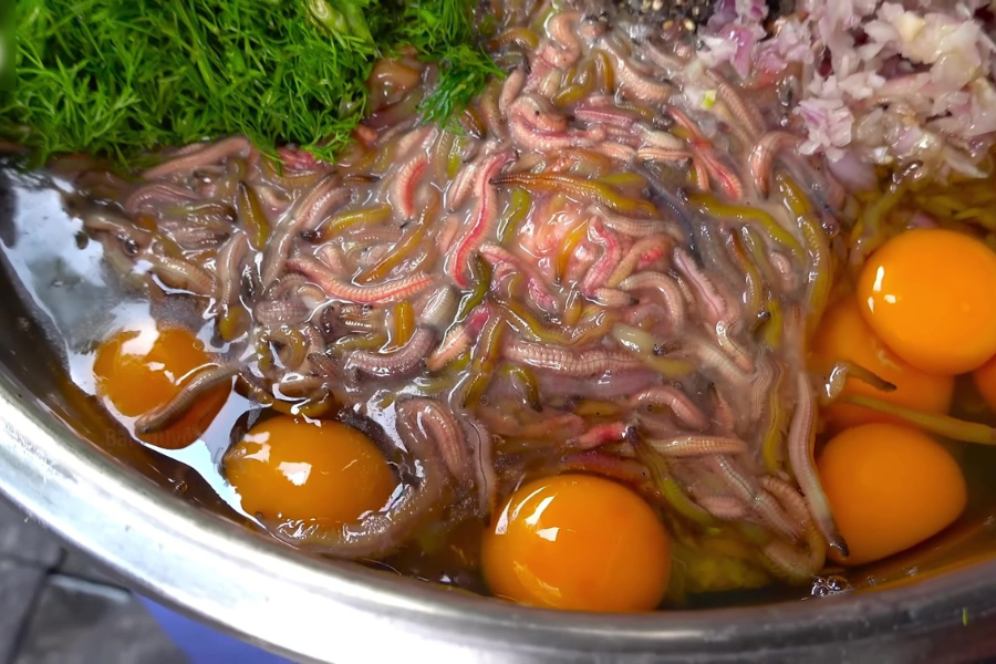 10 Exotic Foods To Try In Vietnam